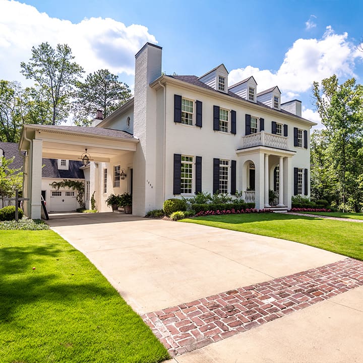 A Classic Southern Landscape in Auburn, AL - R&R Landscaping